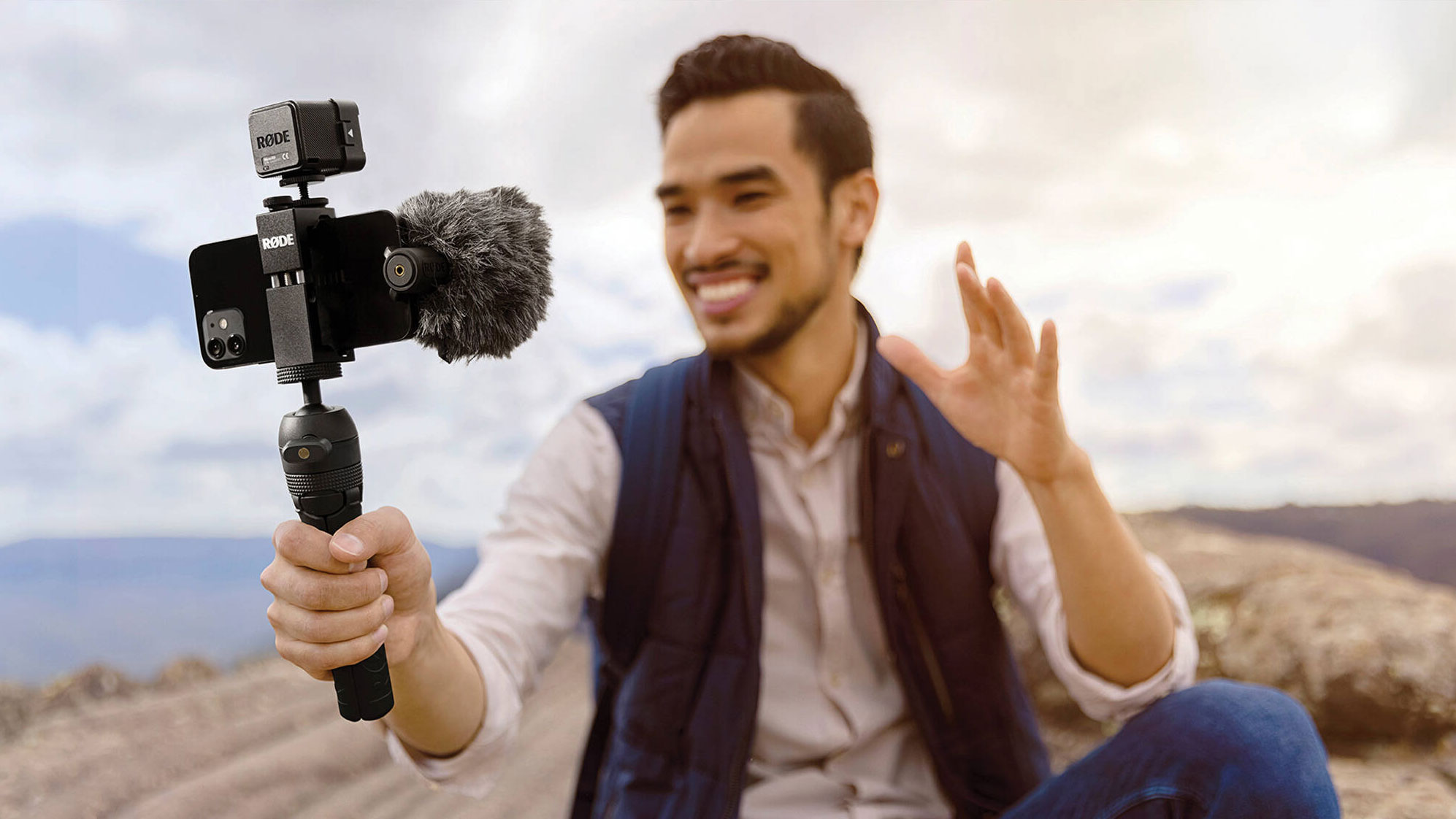 Best Smartphone Vlogging Accessories | B&H eXplora